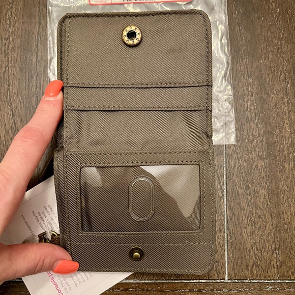 thirty-one | Bags | Thirtyone Clip N Zip Wallet Vintage Olive | Poshmark